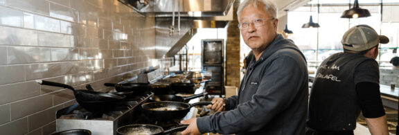 Your Guide To: Online Ordering & Delivery | Learn with Toaast