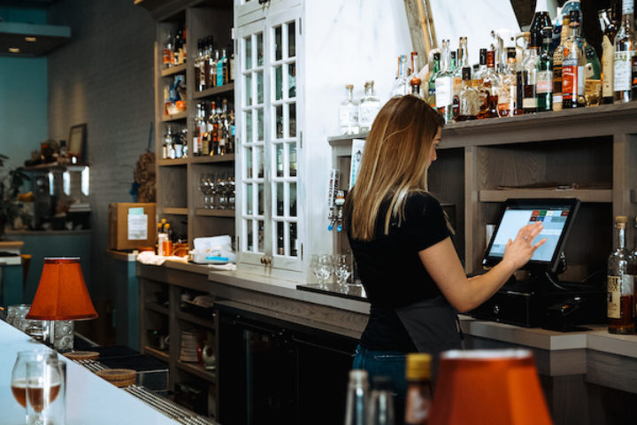 How Do Restaurant Credit Card Transactions Work? A Guide to the Payment ...