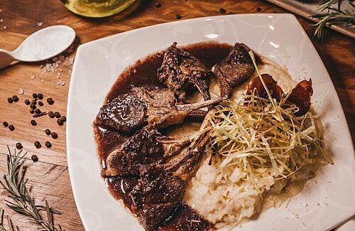 What is Au Jus? - Meaning, Description - On the Line | Toast POS