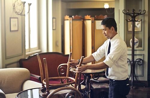 15 Restaurant Manager Skills (and How To Learn Them) - On the Line ...