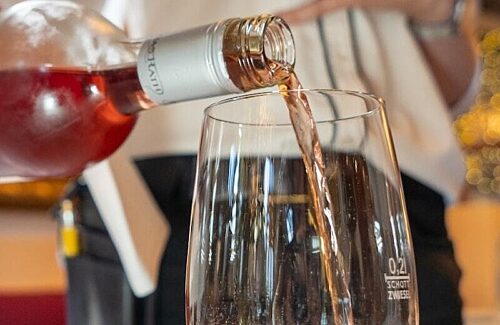 What is a sommelier? - Meaning, Description - On the Line | Toast POS