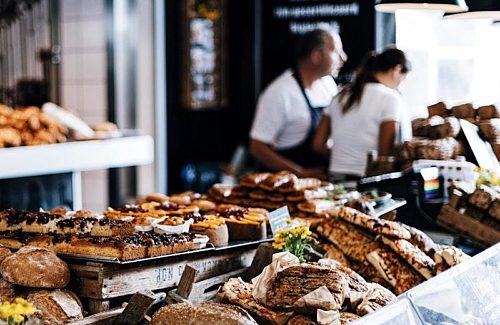 How Much Do Bakeries Make? (Average Bakery Revenue Data 2023) - On the ...