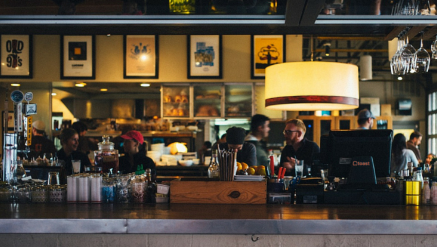 The Best POS Systems for Bars and Nightclubs: 10 Must-Have Features ...