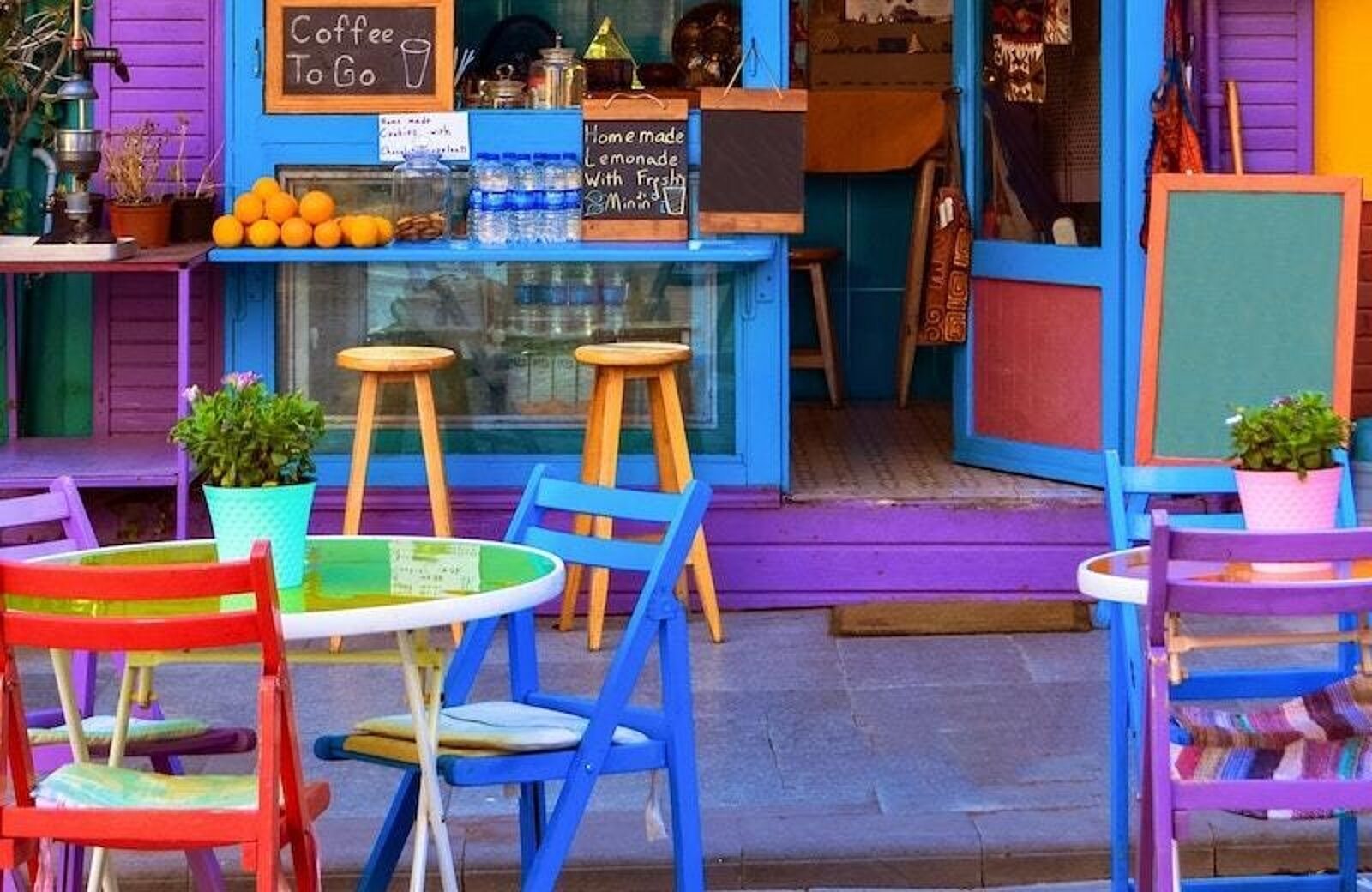 20 BEST Small Restaurant Ideas, Themes and Concepts (2024) | On the ...
