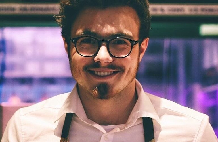 How to Create a Useful Restaurant Server Training Checklist